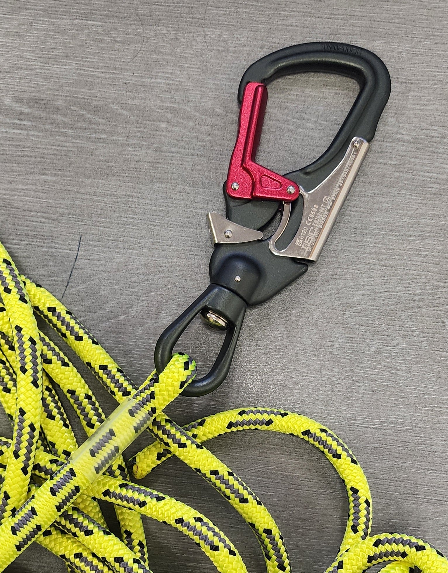 LRV8 Cougar Pole Belt Flipline with ISC Triple Action Snap Hook (Swive ...